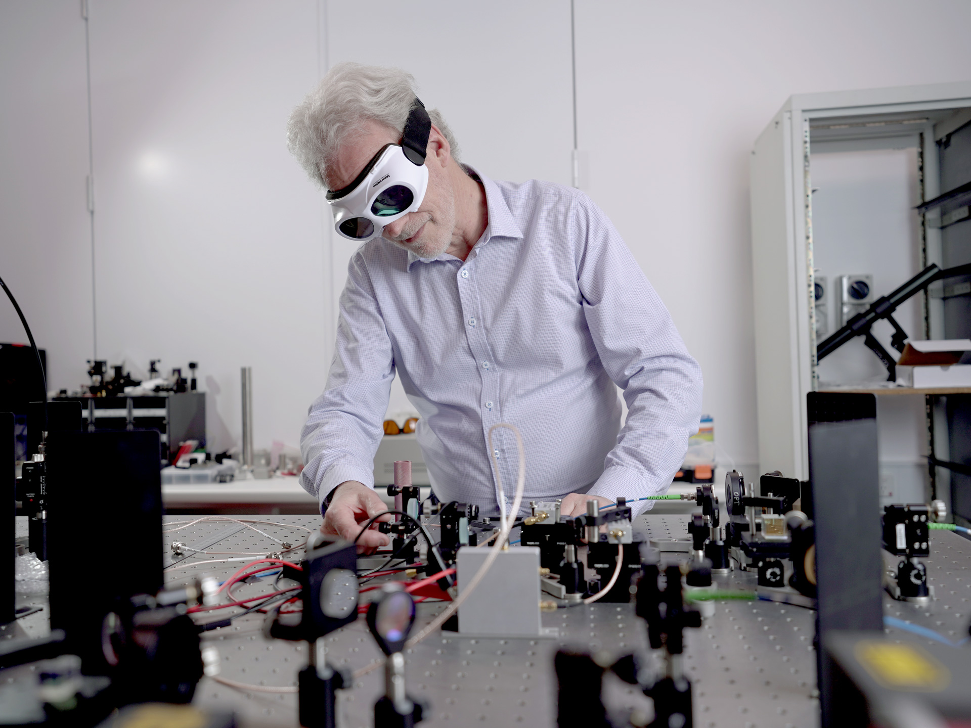 Peter Veitch receives Australia's most prestigious scientific research ...